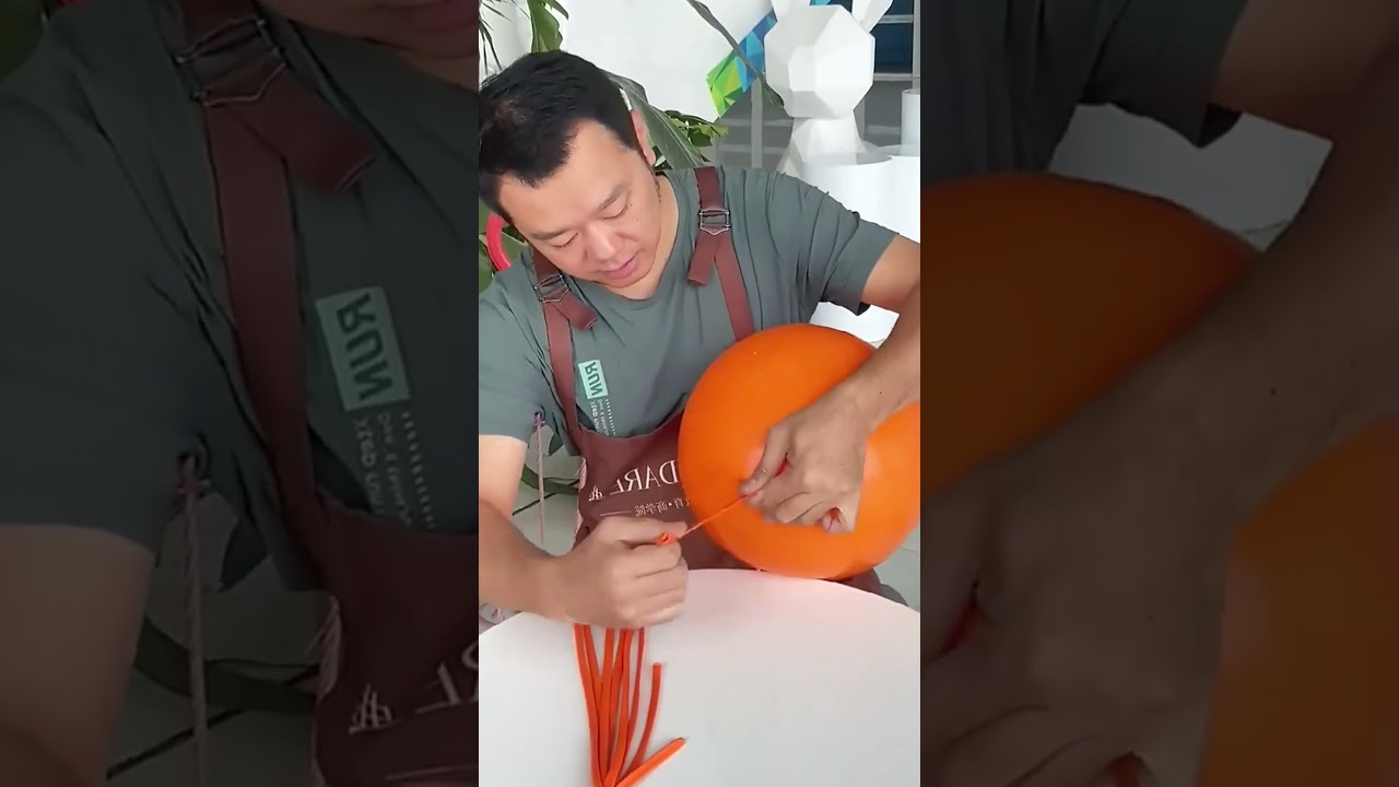 Make a pumpkin with balloons , easy#foryou