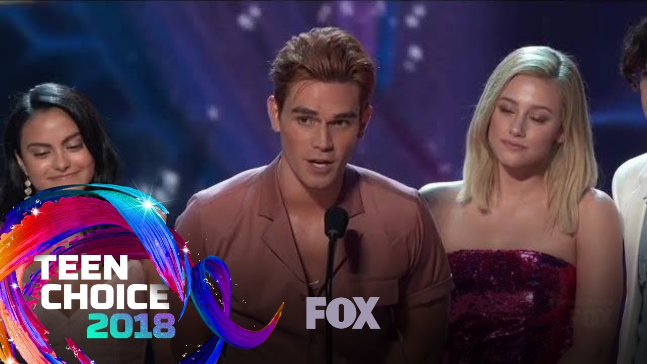 Riverdale Wins Choice Drama TV Show | TEEN CHOICE