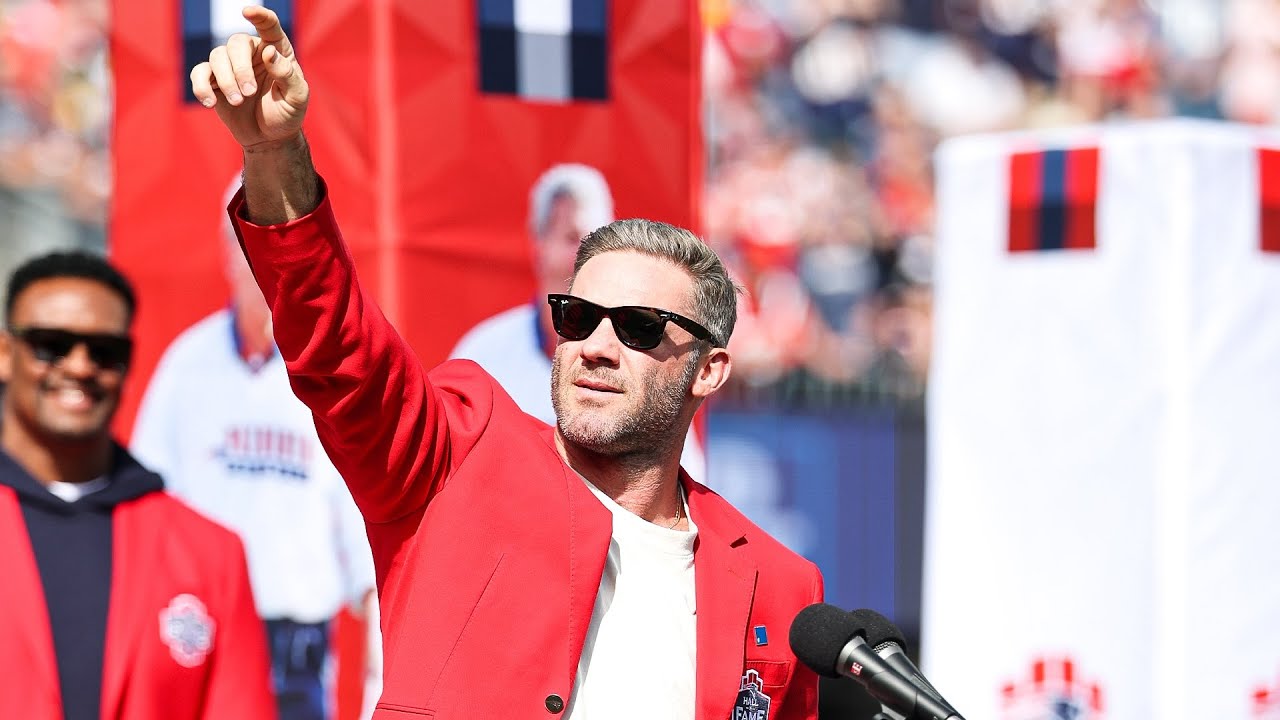 Julian Edelman Patriots Hall of Fame Halftime Ceremony | New England Patriots