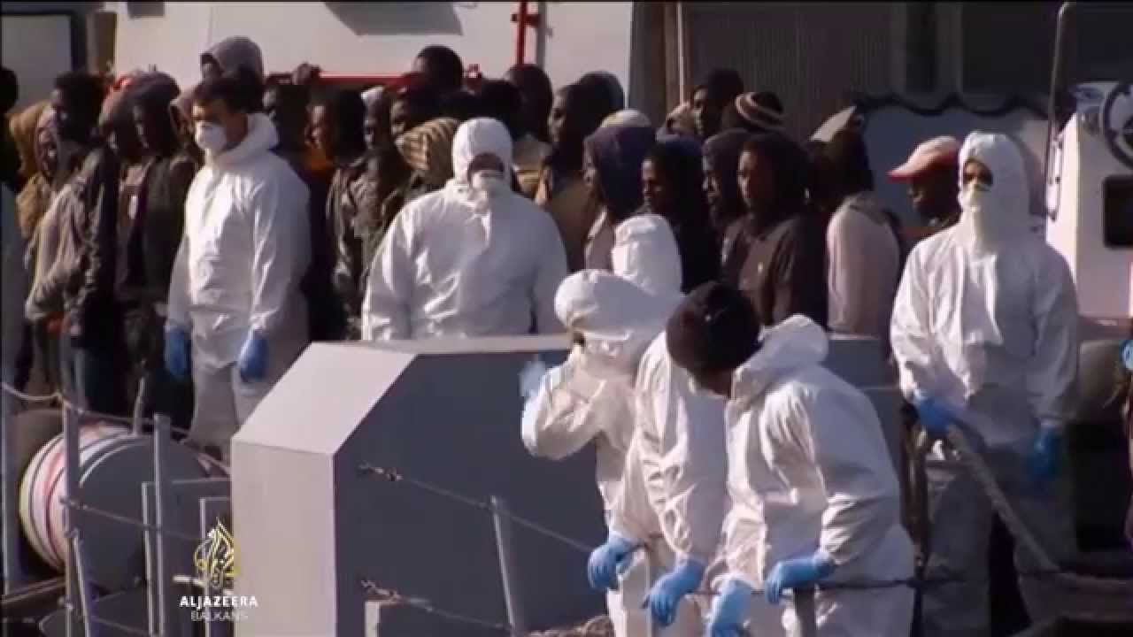 Stotine migranata spašeno nedaleko od Libije