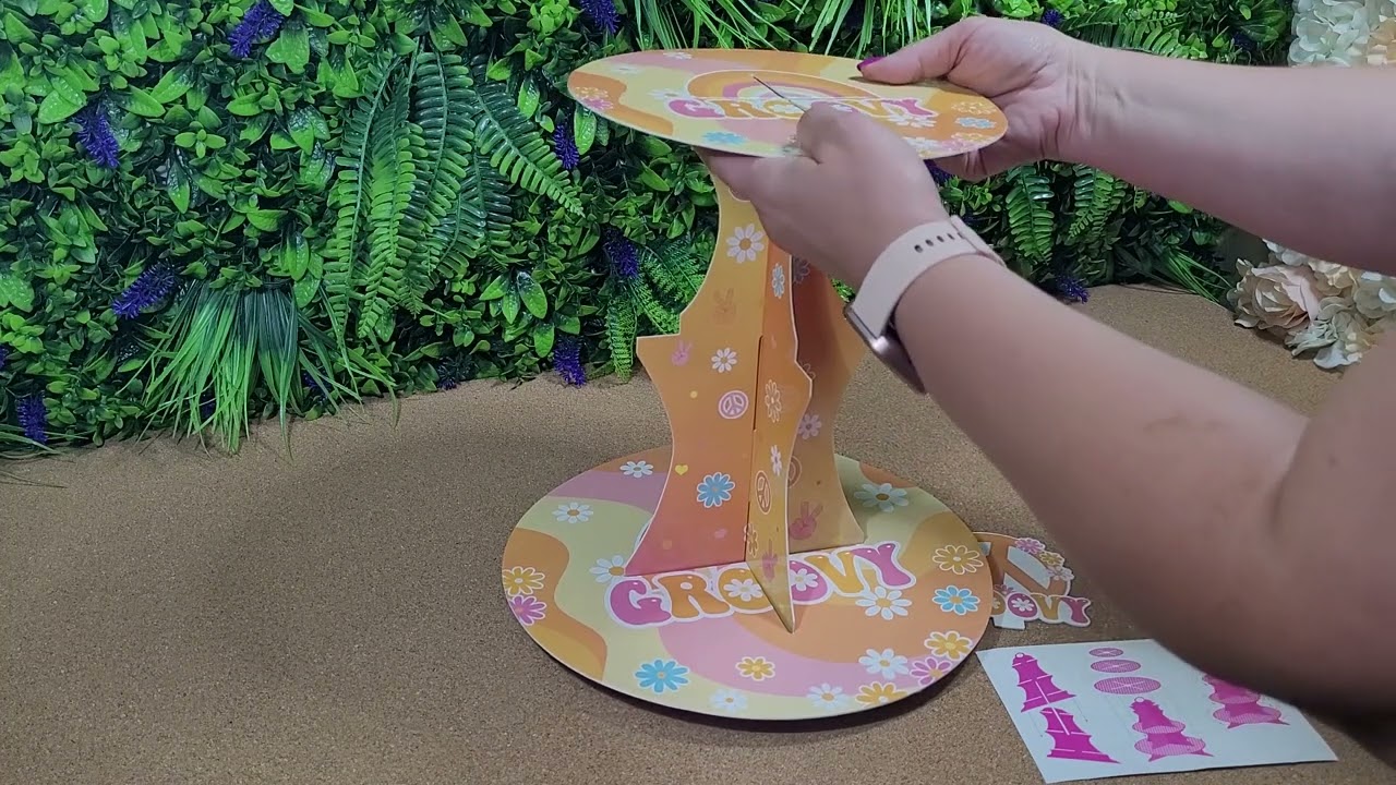 How EASY is this GROOVY Cupcake Stand to Assemble?