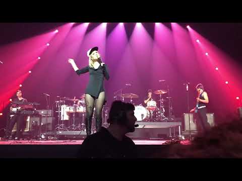 Paramore- Band member introductions San Diego