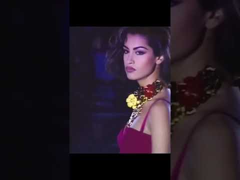 Thé last clip is the best clip #naomicampbell #yasmeenghauri