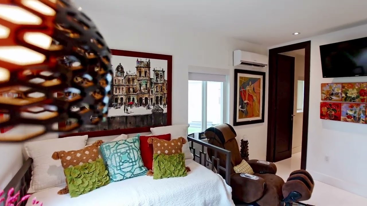Video 5250 SW 62 AV