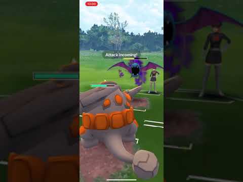 Pokémon GO: Flying Type Team GO Rocket Grunt Battle
