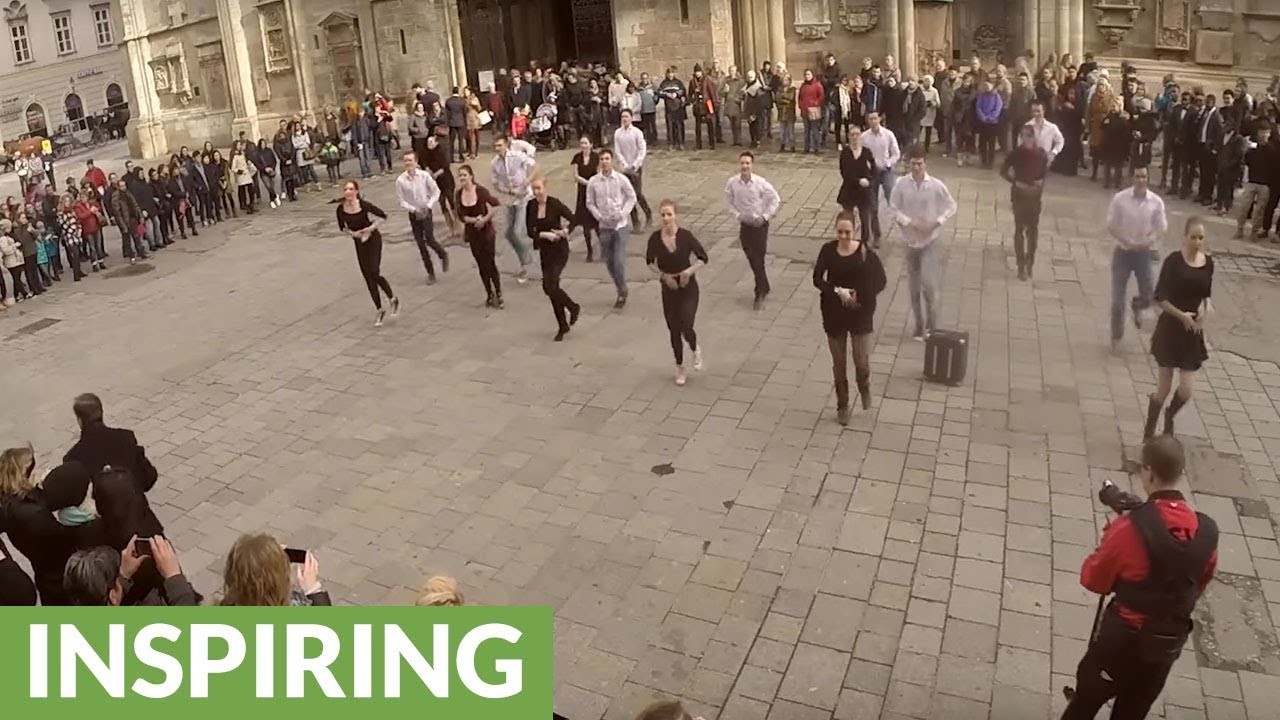 Epic flash mob wedding proposal in Vienna square