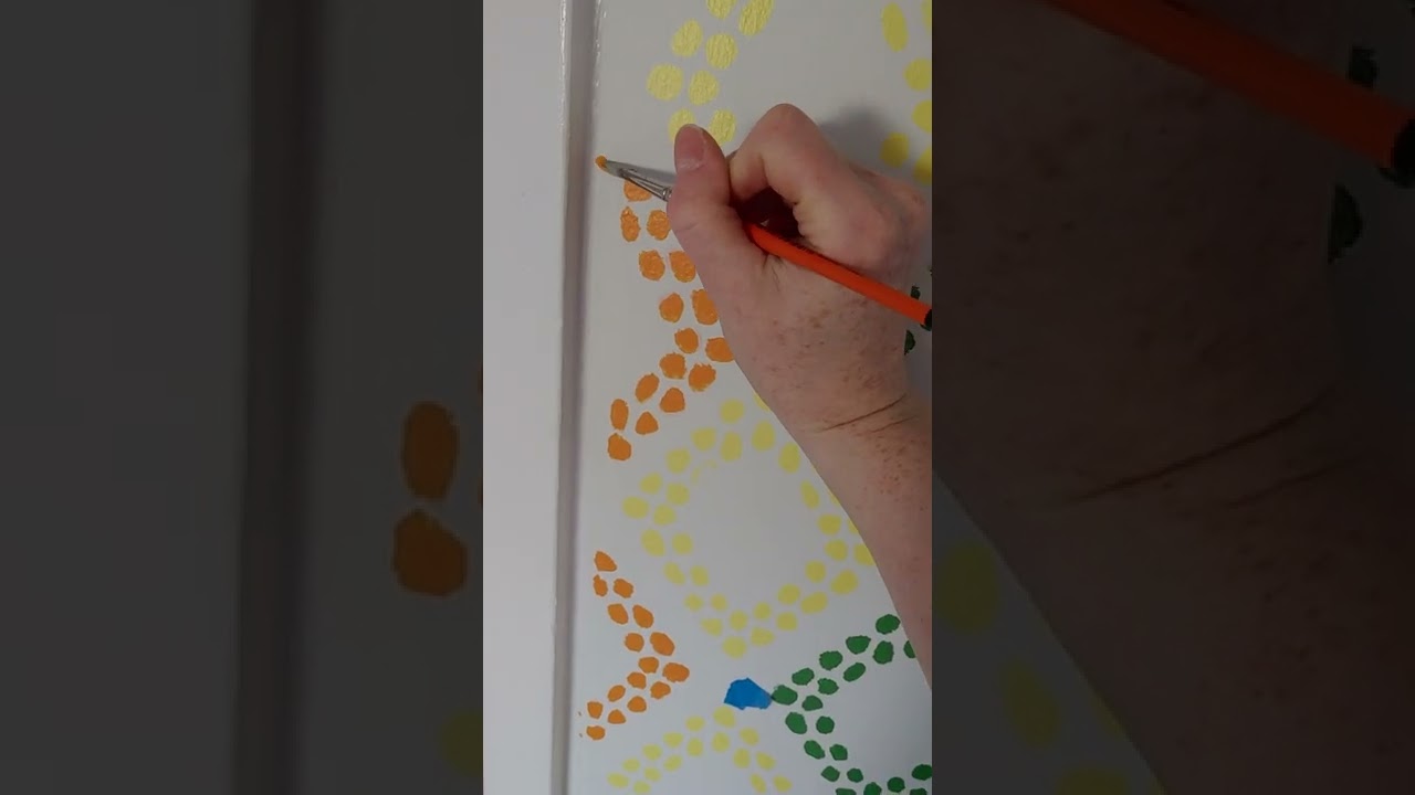 Quick Tips: How to Paint a Multi-Coloured Stencil