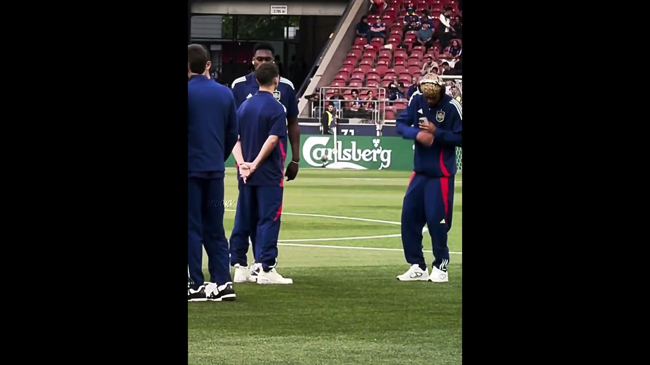 Ronaldo Dance With Trophy