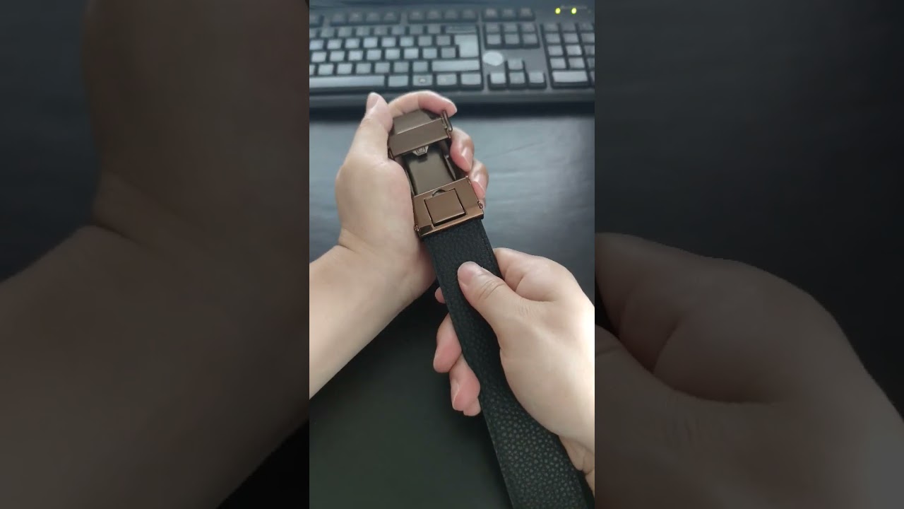 How to open a automatic belt buckle? Just push it #carosung #belt #beltbuckle