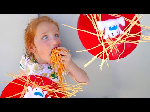 DONT GET A MESSY FACE!! Adley and Mom play Yeti in my Spaghetti š (new game review)