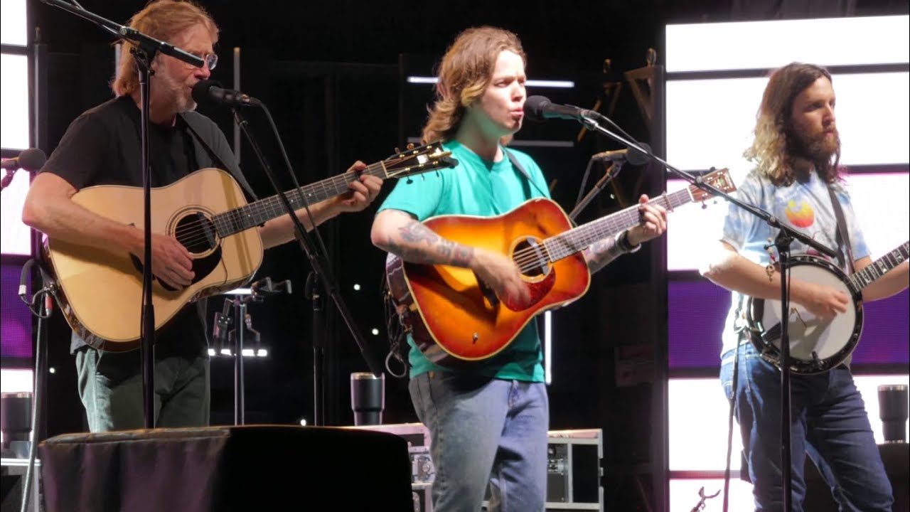 Billy Strings Announces Summer 2024 Tour Dates