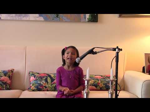 HaMotzi - Hebrew Blessing for Bread (Challa) sung by 5 year old girl - Miryam