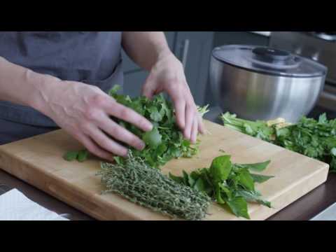 How to store herbs such as thyme, parsley, rosemary and basil