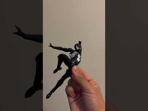 Posing Mafex symbiote Spider-Man #spiderman #marvel #mafex #posing #actionfigures