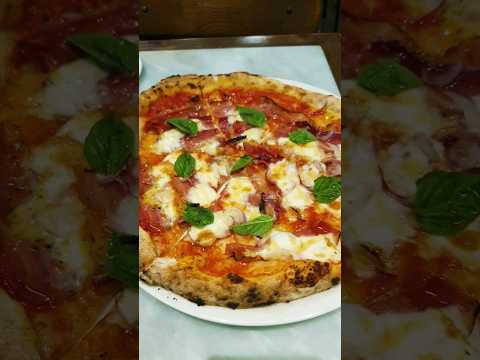 The best authentic Neopolitan pizza in the Philippines. #shorts #pizza #pasta #shutterbugfoodie