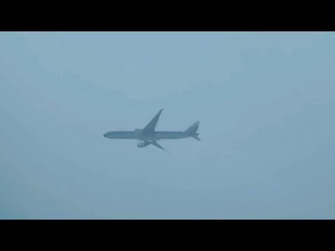 KLM Boeing 777-306(ER) (KL643, PH-BVF) landing to JFK Airport over my house from AMS