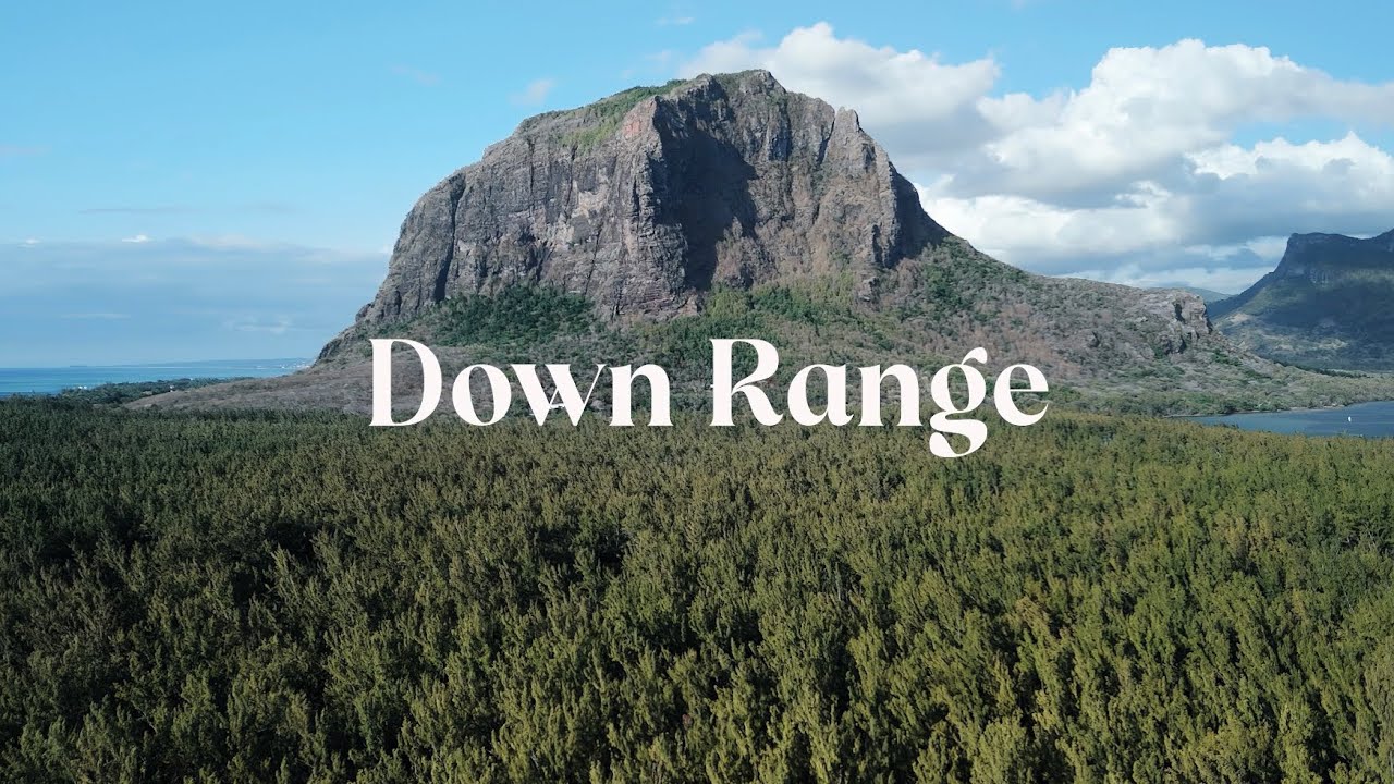DOWN RANGE - WITH DAVID JESCHKE IN THE WAVE OF LE MORNE / MAURITIUS