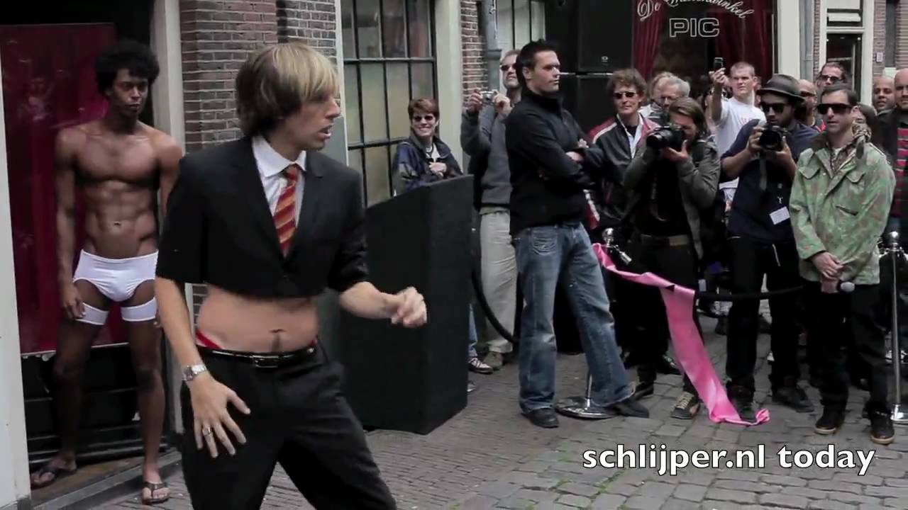 Amsterdam Sacha Baron Cohen Brüno - June 19, 2009 13:49