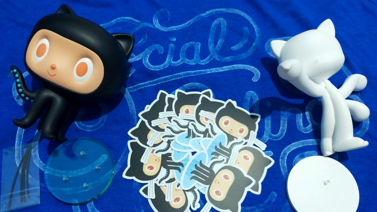 🎁 Unboxing: @GitHub Swags!