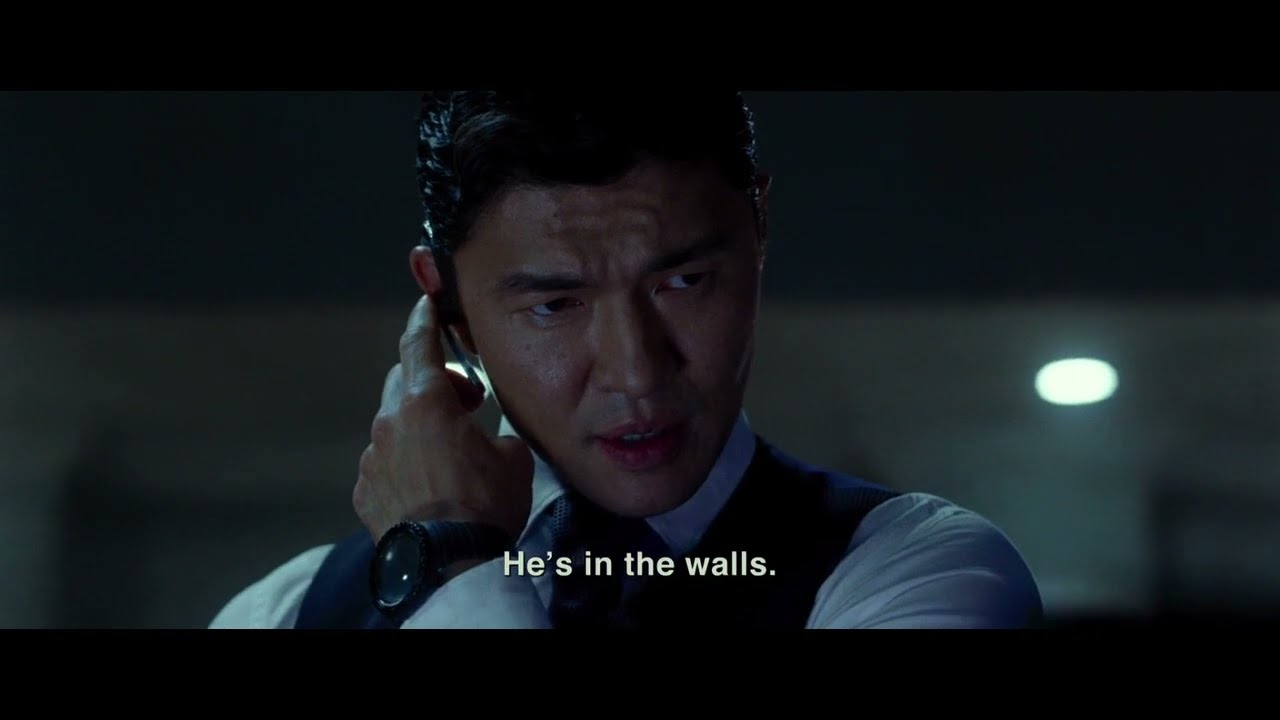 Olympus Has Fallen 2013 - Mike Rescues the Package Scene