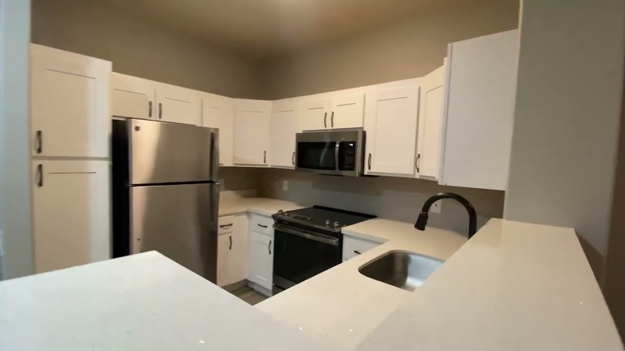 748 Sq. Ft. 1bed/1bath Renovated.