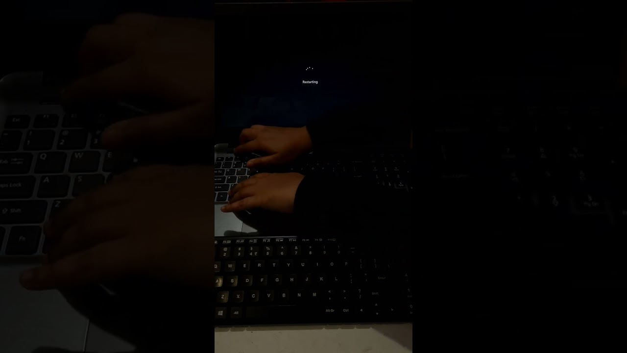 How to Fix a Computer Stuck on Restarting 💻 #shortsvideo #youtubeshorts #shorts
