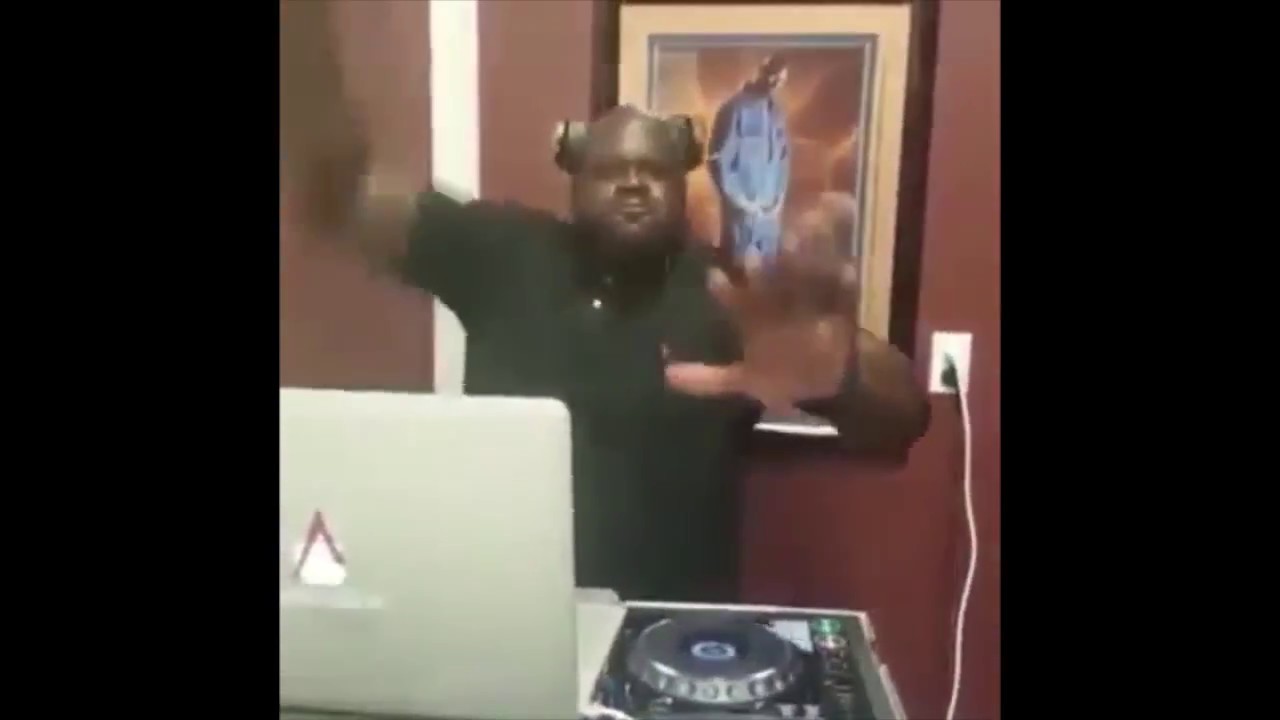 Shaq DJ meme