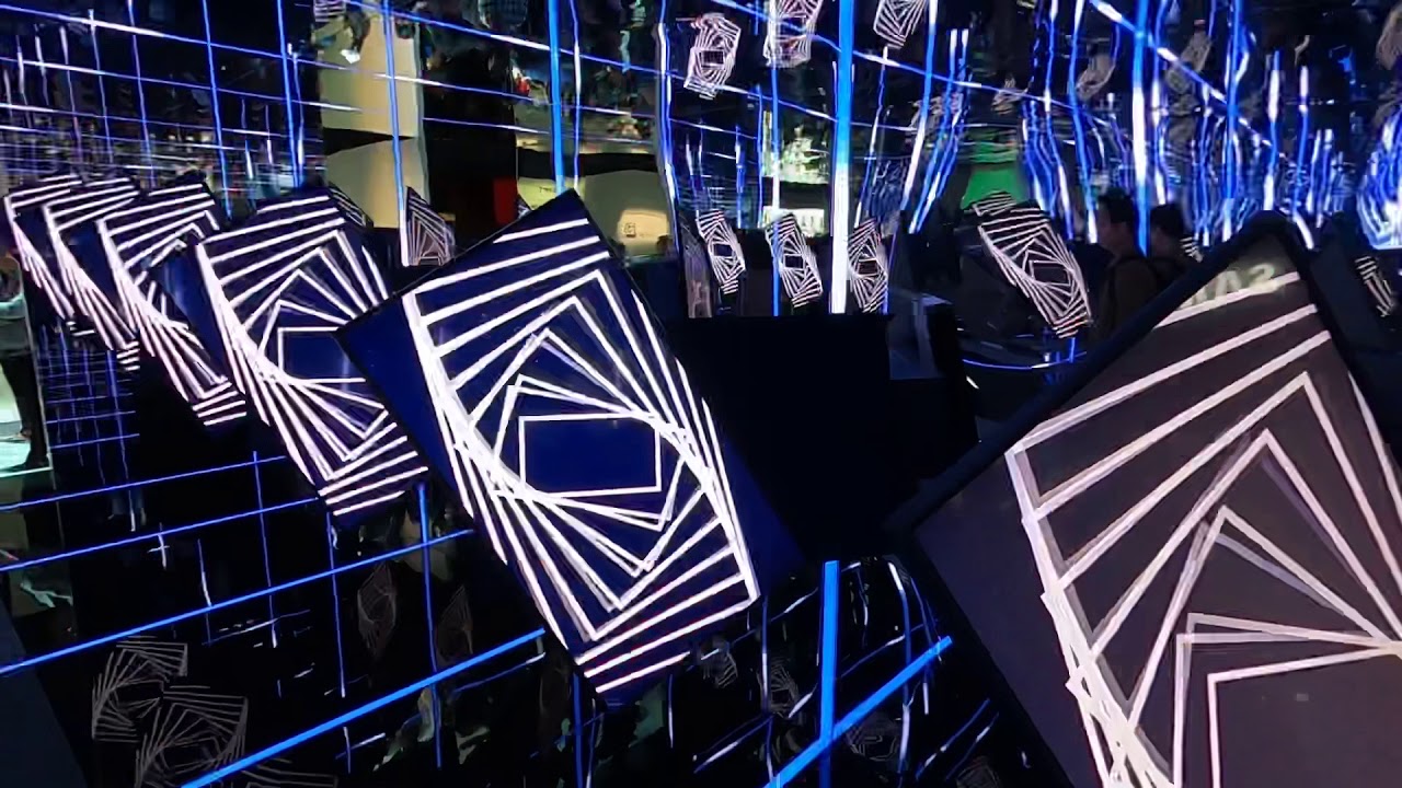 Samsung Sero Rotating TV at CES 2020