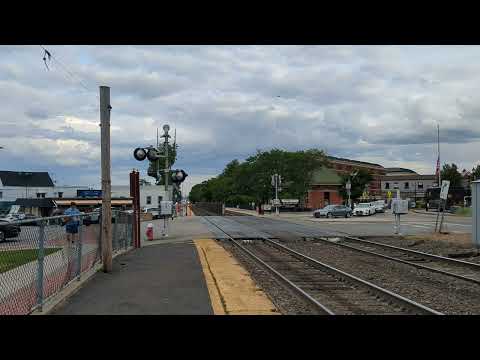 NJT #1271 Rolls into Rutherford with #4502 leading FT. @TransitOfNJ