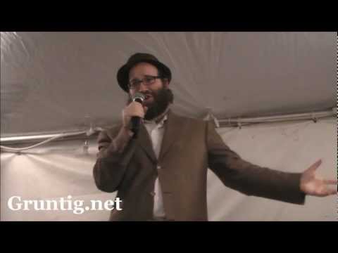 Yoely Lebowitz Singing Romania