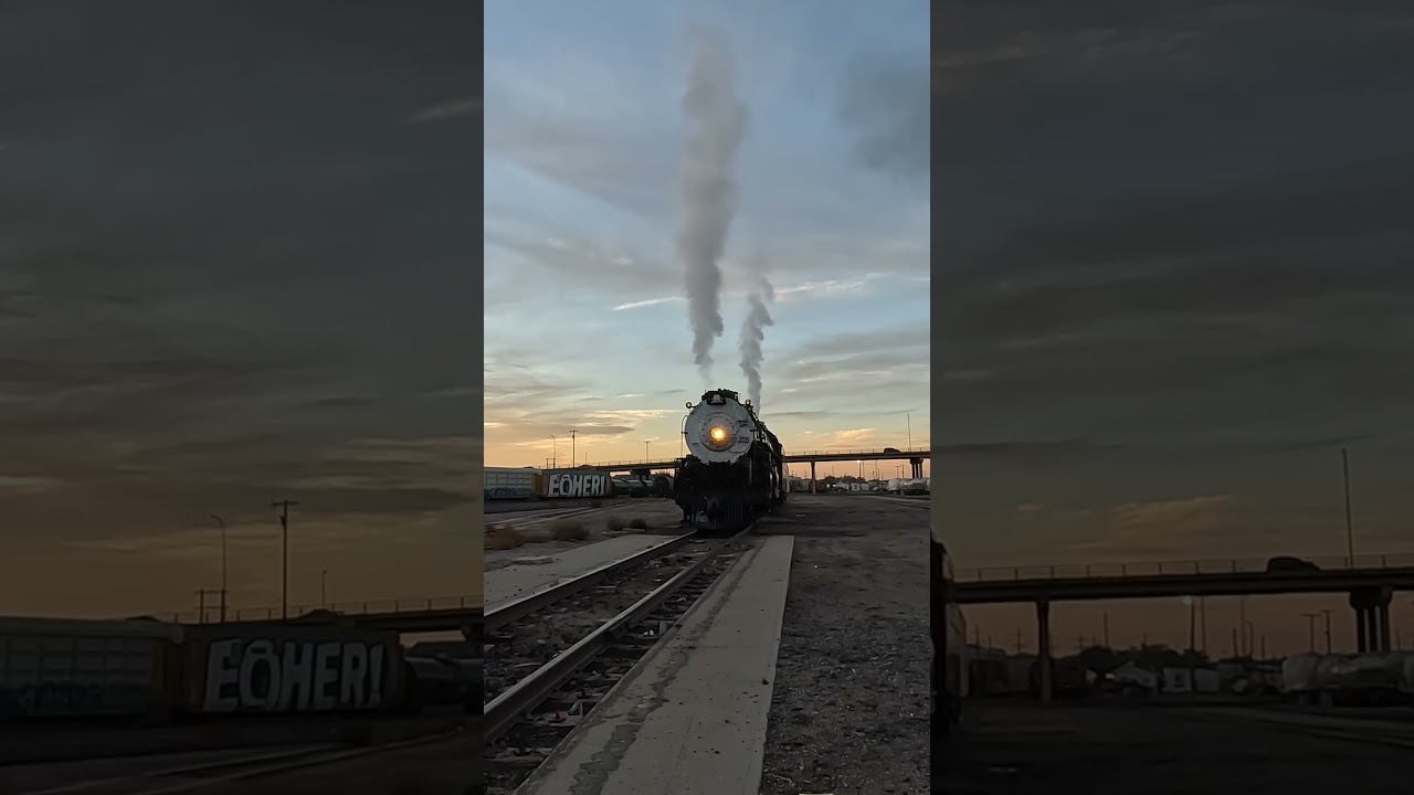BNSF & ATSF 2926 Whistle Battle