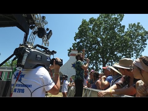 [WATCH] MTSU’s Gordon keeps EMC students truckin’ at Bonnaroo – MTSU News