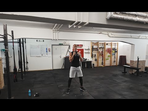 Full body workout with single kettlebell