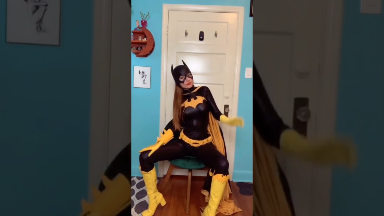 Batgirl 💛🦇 #batgirl #batgirlcosplay #batmancosplay #transition#fyp#foryou#MyArt ##girl#girls#women