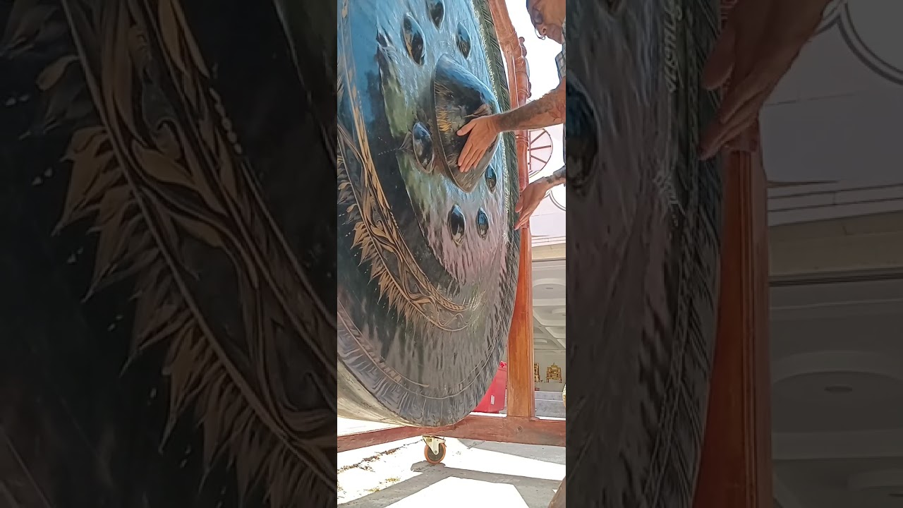 feeling good vibrations in Thailands temples. like share and subscribe please