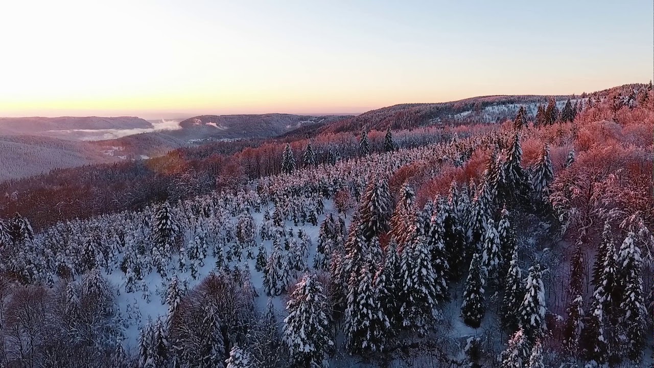 Drone montaña - IMAGENES GRATIS LIBRES DE COPYRIGHT