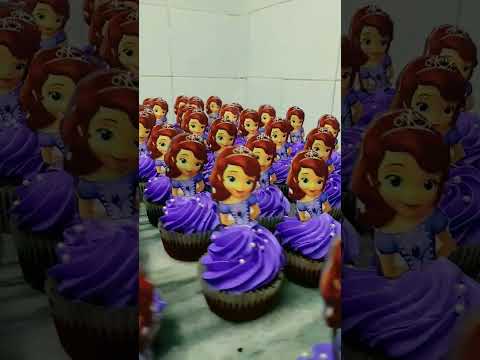 Amazing birthday cupcakes sofia theam with cream and picture #foryou #trending #Pakistanwalihappi