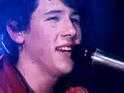 VIDEO: Nick Jonas Crying While Singing “A Little Bit Longer” | The Teen ...