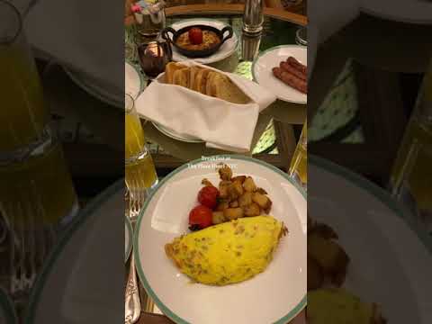 Breakfast at the Plaza Hotel, NYC🎄