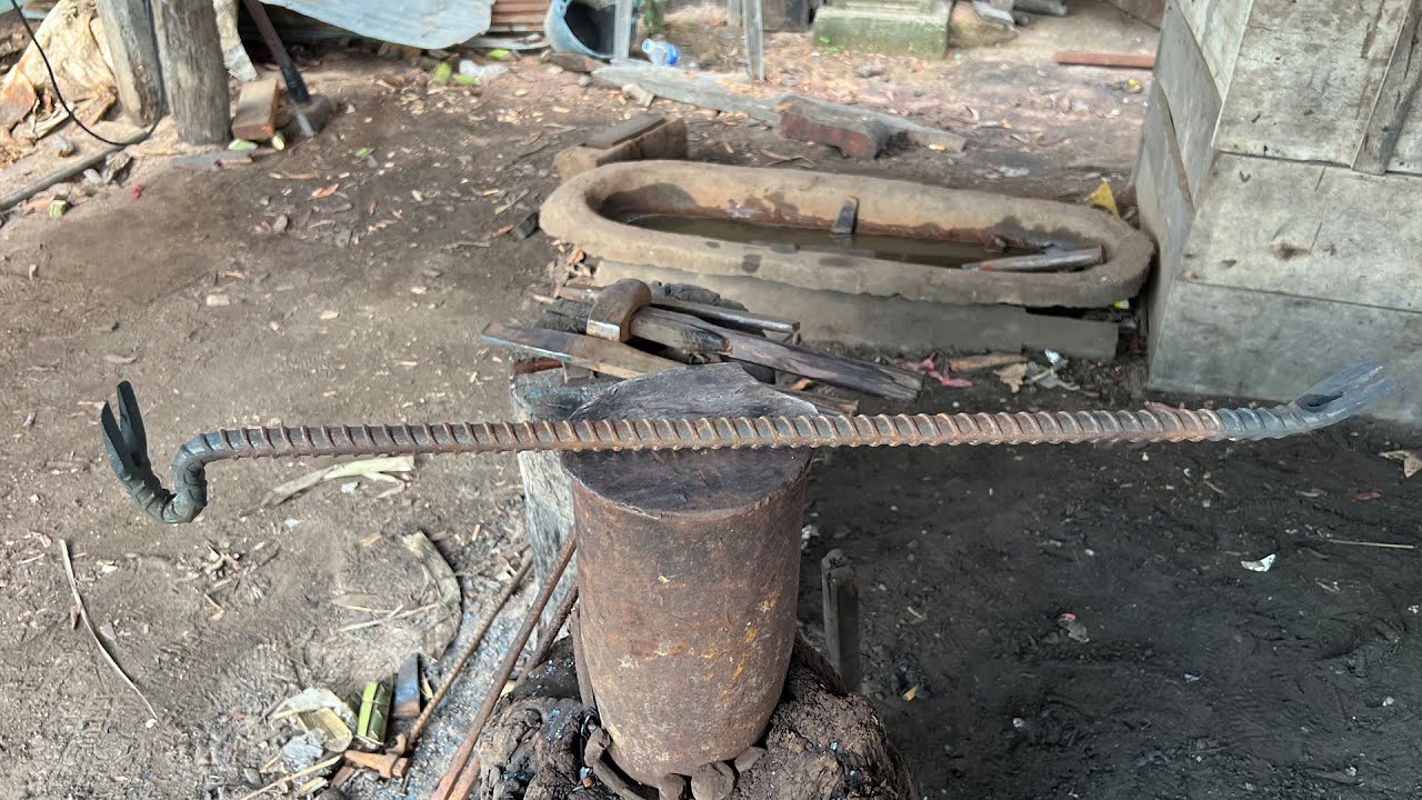 Easy Way To Make Crowbar From Rusty Rebar