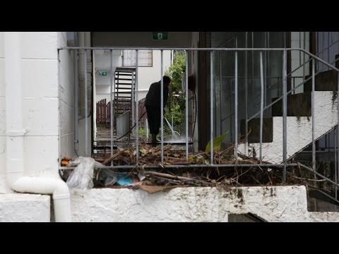 Residents of flooded West Auckland building feel abandoned | RNZ