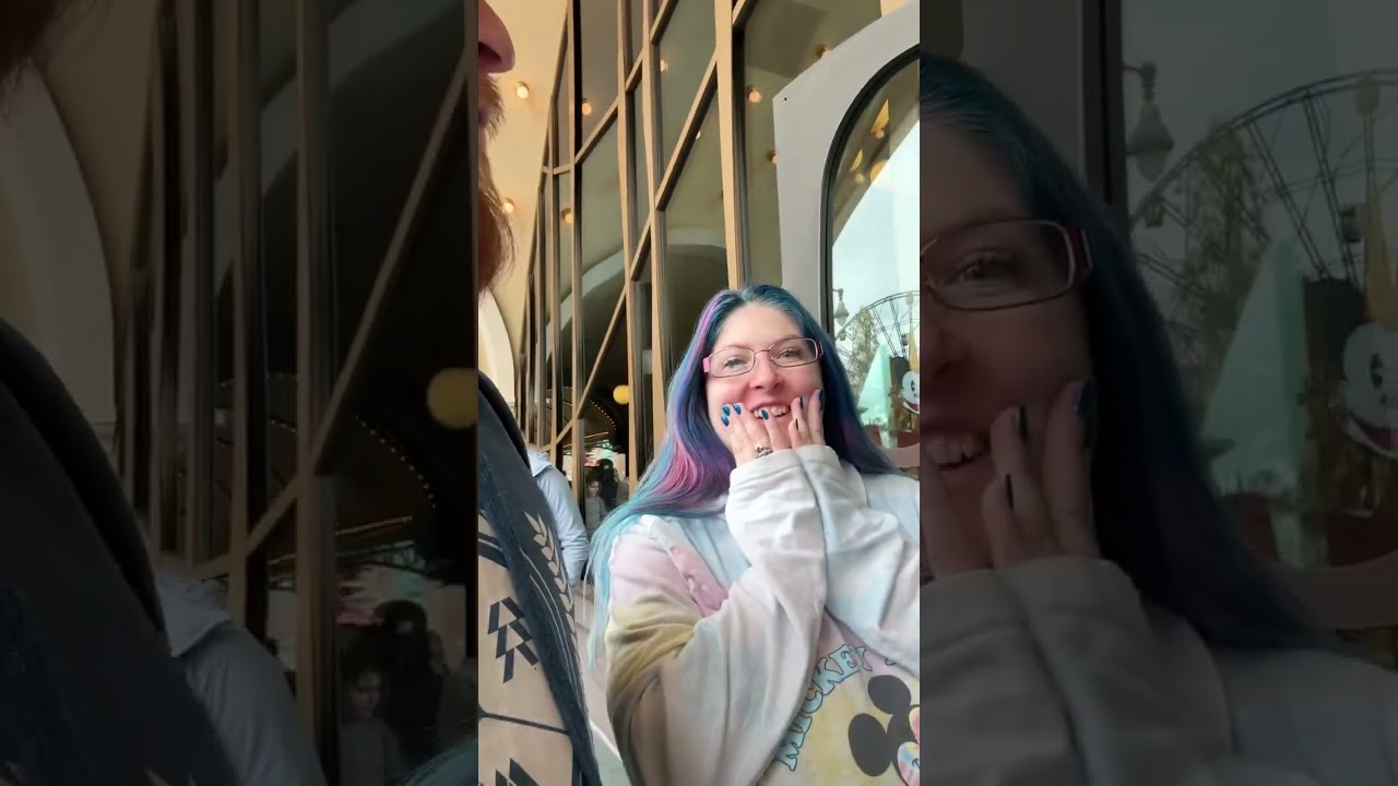Demora in Disneyland’s California Adventure!