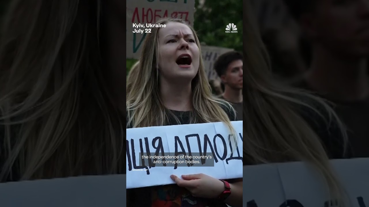 Ukrainian protest against law that weakens anti-corruption agencies