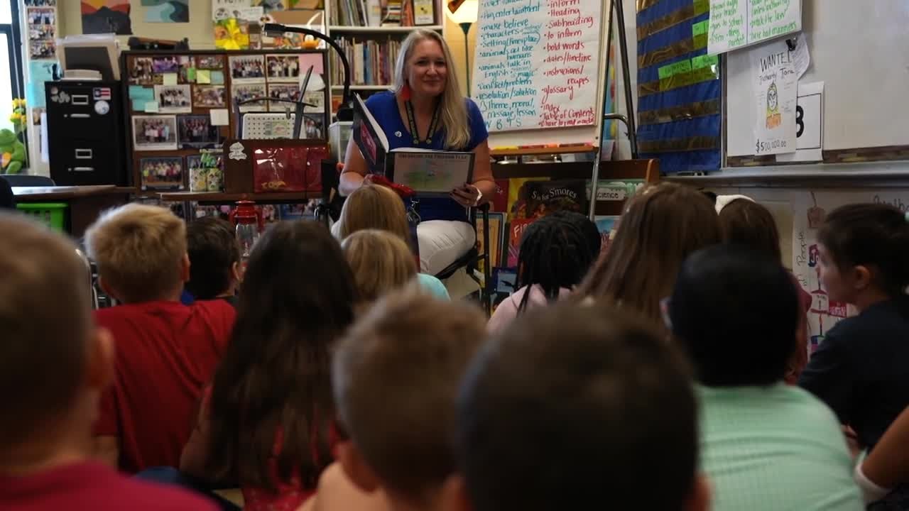 Chesterfield County teacher uses Freedom Flag to teach 4th graders about 9/11