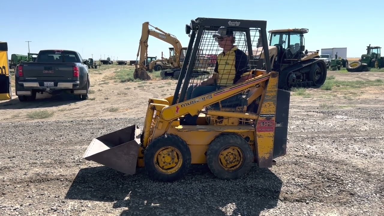 Owatonna 312 Mustang Mini Skid Steer