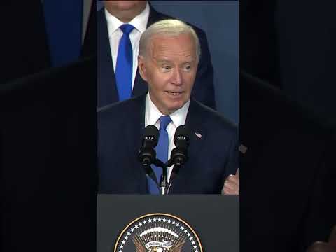 Biden introduces Ukrainian President Volodymyr Zelenskyy as Russian President Vladimir Putin